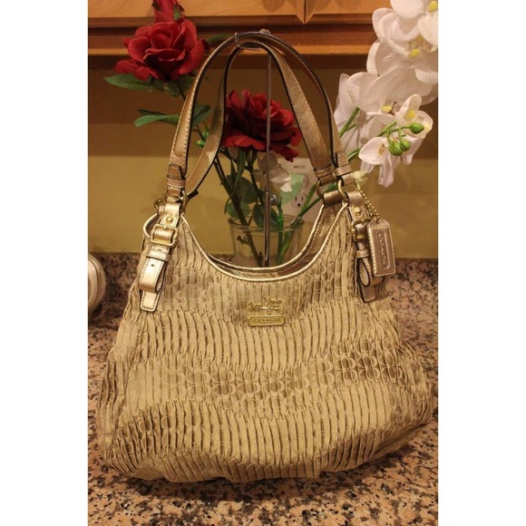 Coach | Bags | Coach Madison Gathered Signature Maggie 8886 Bag Purse ...